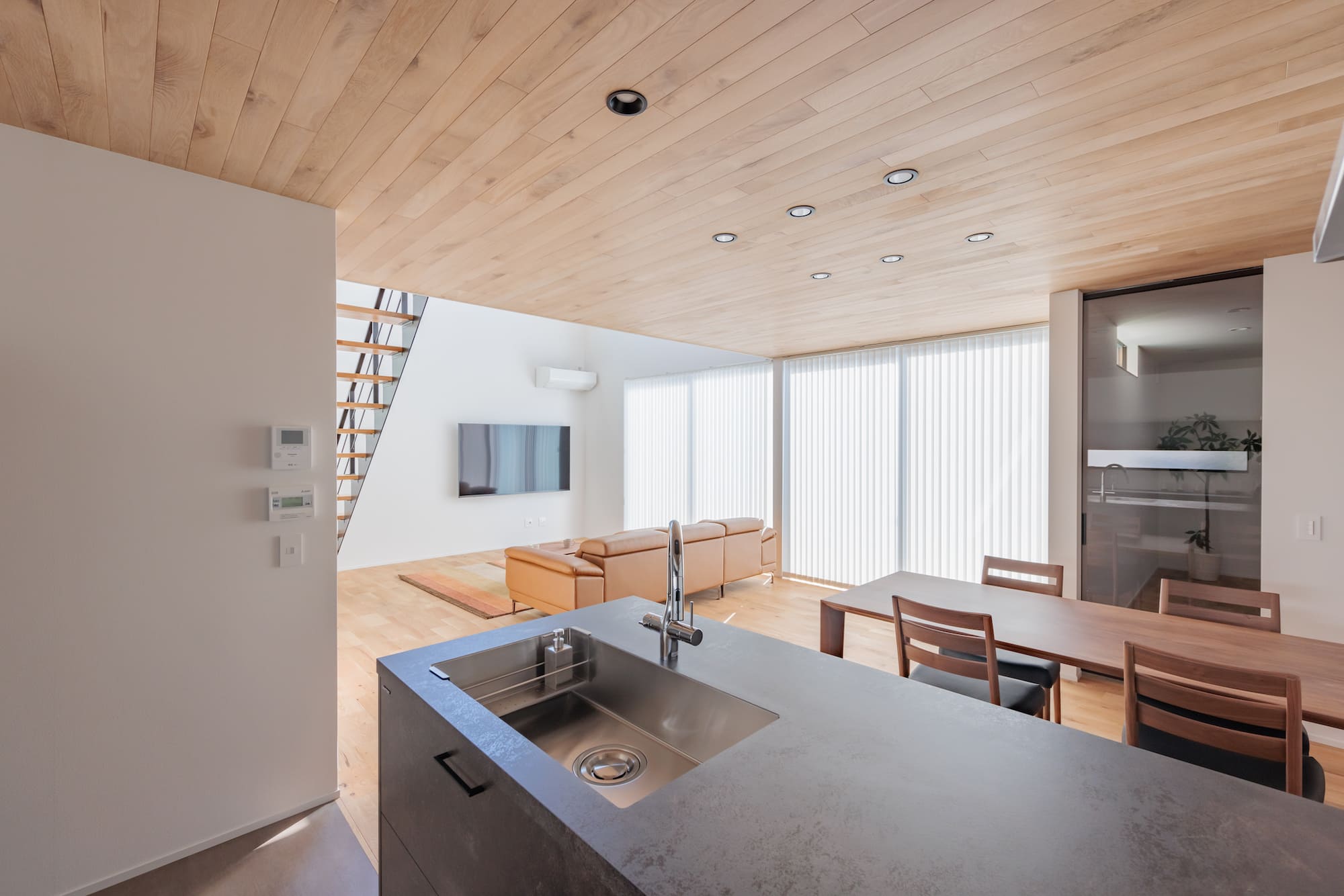 SECRET BASE | 株式会社Kibaco